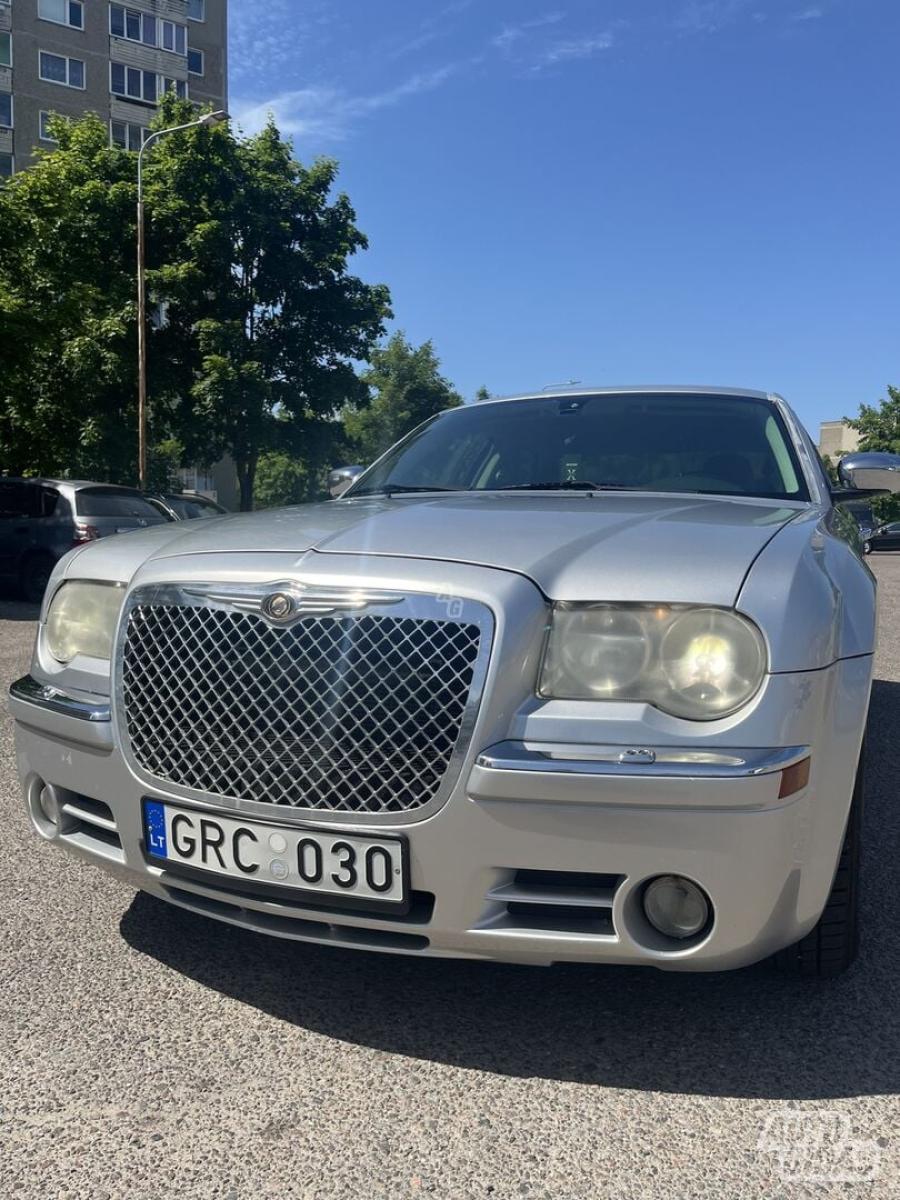 Крайслер 300C 2009 в Вильнюс, объемом двигателя 3.00 л и пробегом 302 тыс. км за 1750 €, фото 1 на AUTOMOTO.COM.LV