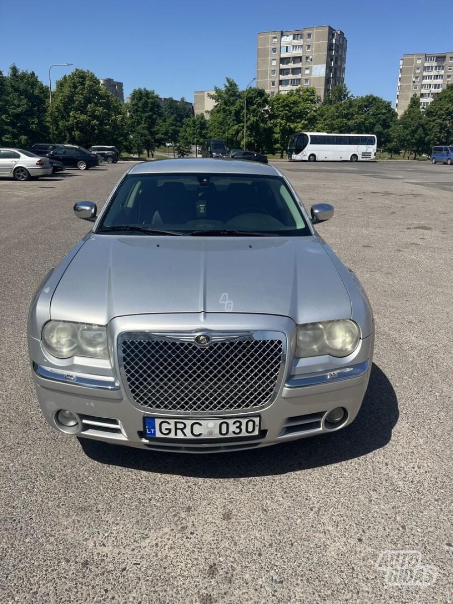 Крайслер 300C 2009 в Вильнюс, объемом двигателя 3.00 л и пробегом 302 тыс. км за 1750 €, фото 3 на AUTOMOTO.COM.LV