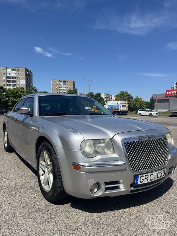 Крайслер 300C 2009 в Вильнюс, объемом двигателя 3.00 л и пробегом 302 тыс. км за 1750 €, фото 5 на AUTOMOTO.COM.LV