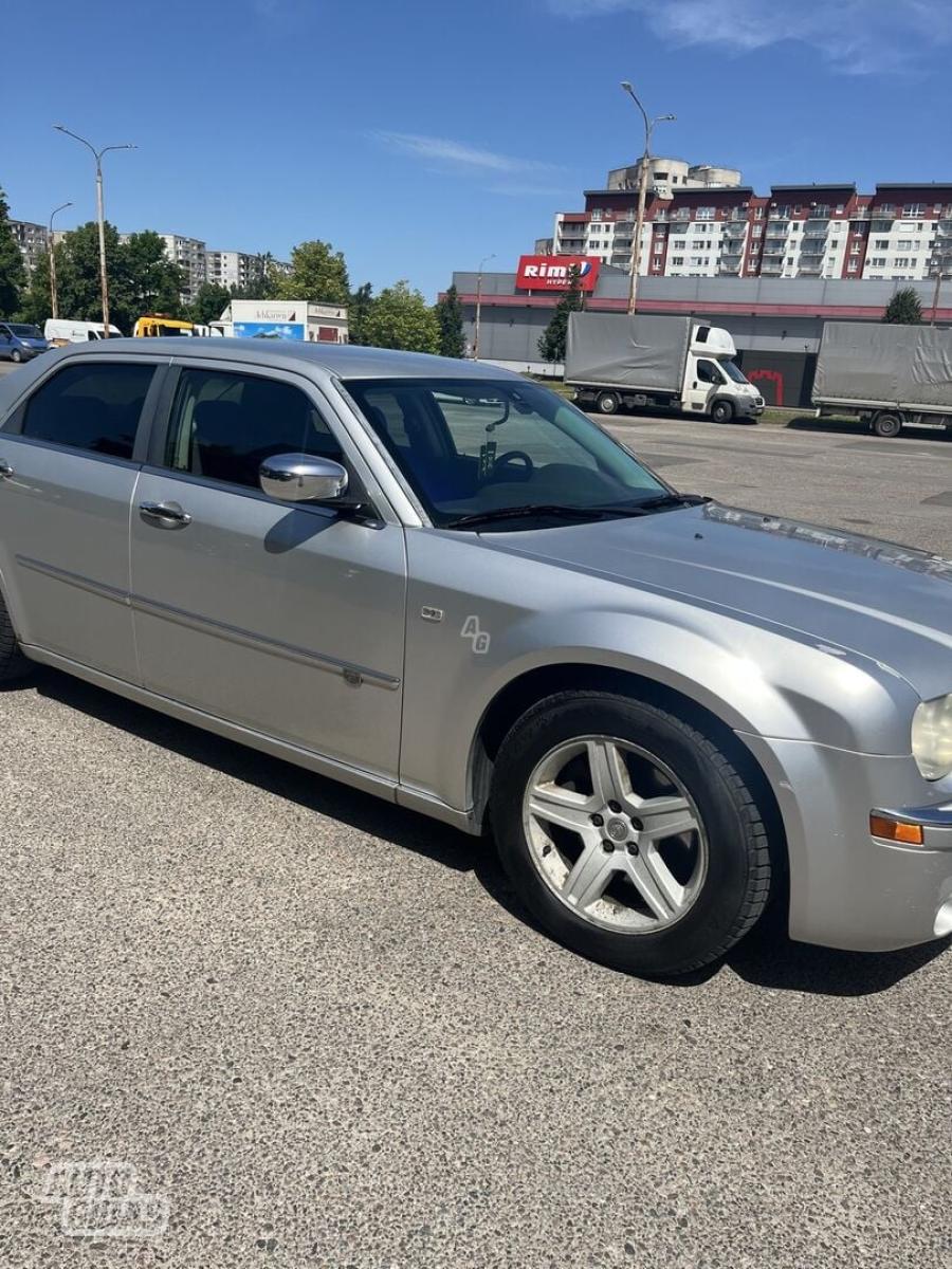 Крайслер 300C 2009 в Вильнюс, объемом двигателя 3.00 л и пробегом 302 тыс. км за 1750 €, фото 6 на AUTOMOTO.COM.LV