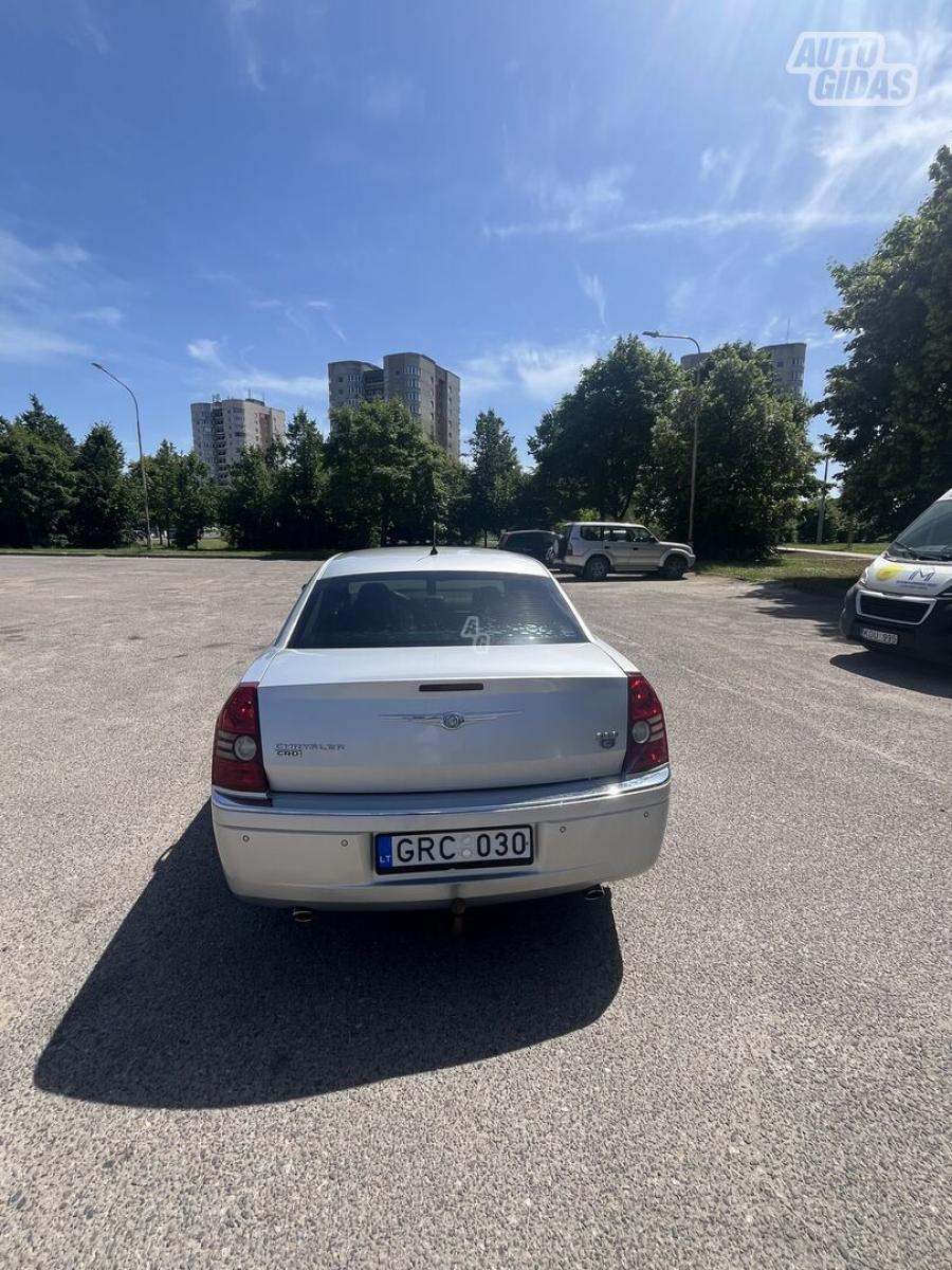 Крайслер 300C 2009 в Вильнюс, объемом двигателя 3.00 л и пробегом 302 тыс. км за 1750 €, фото 9 на AUTOMOTO.COM.LV