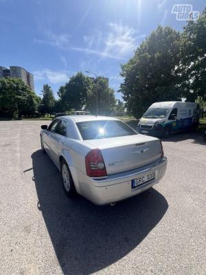 Крайслер 300C 2009 в Вильнюс, объемом двигателя 3.00 л и пробегом 302 тыс. км за 1750 €, фото 10 на AUTOMOTO.COM.LV
