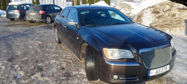 Chrysler 300C 2012 in Palanga, with an engine capacity of 3.60 L and mileage of 357 thousand km for 6200 €, photo 4 on AUTOMOTO.COM.LV