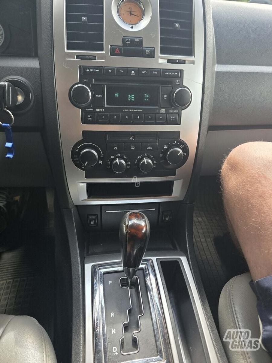Chrysler 300C 2005 in Varena, with an engine capacity of 3.00 L and mileage of 520 thousand km for 1750 €, photo 11 on AUTOMOTO.COM.LV