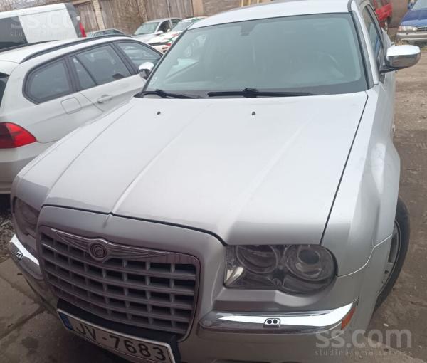 Chrysler 300C 2007 in Liepaja, with an engine capacity of 3.00 L and mileage of 235 thousand km for 4900 €, photo 1 on AUTOMOTO.COM.LV