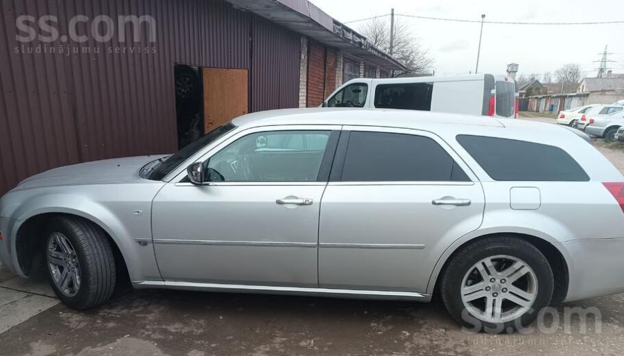 Chrysler 300C 2007 in Liepaja, with an engine capacity of 3.00 L and mileage of 235 thousand km for 4900 €, photo 2 on AUTOMOTO.COM.LV