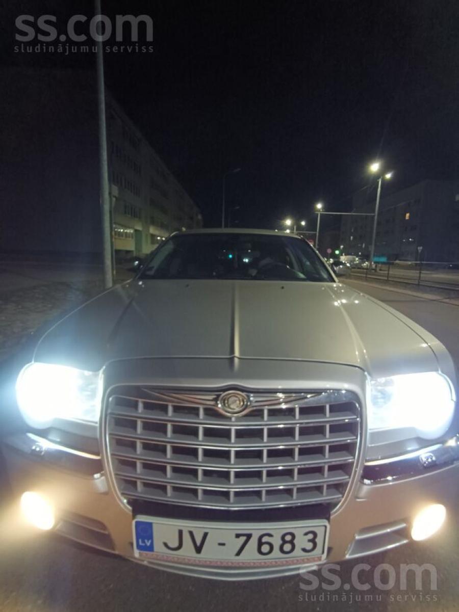 Chrysler 300C 2007 in Liepaja, with an engine capacity of 3.00 L and mileage of 235 thousand km for 4900 €, photo 11 on AUTOMOTO.COM.LV