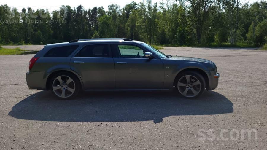 Chrysler 300C 2007 in Jurmala, with an engine capacity of 3.00 L and mileage of 281 thousand km for 4300 €, photo 4 on AUTOMOTO.COM.LV