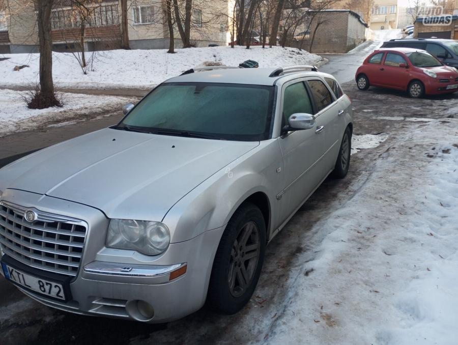 Chrysler 300C 2007 in Vilnius, with an engine capacity of 2.70 L and mileage of 318 thousand km for 1500 €, photo 4 on AUTOMOTO.COM.LV