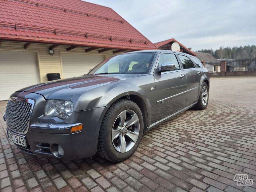 Chrysler 300C 2008 in Vilnius, with an engine capacity of 3.00 L and mileage of 247 thousand km for 3200 €, photo 3 on AUTOMOTO.COM.LV
