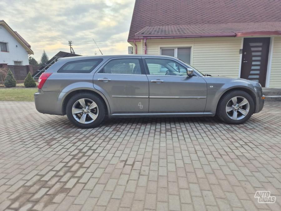 Chrysler 300C 2008 in Vilnius, with an engine capacity of 3.00 L and mileage of 247 thousand km for 3200 €, photo 4 on AUTOMOTO.COM.LV