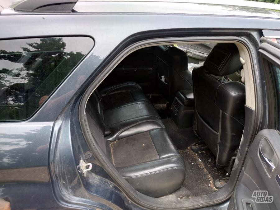 Крайслер 300C 2008 в Каунас, объемом двигателя 3.00 л и пробегом 35 тыс. км за 800 €, фото 4 на AUTOMOTO.COM.LV