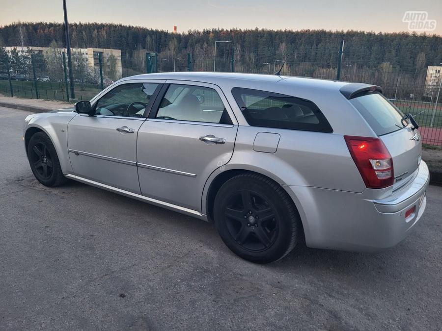 Chrysler 300C 2008 in Vilnius, with an engine capacity of 3.00 L and mileage of 285 thousand km for 3200 €, photo 5 on AUTOMOTO.COM.LV