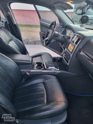 Chrysler 300C 2008 in Vilnius, with an engine capacity of 3.00 L and mileage of 285 thousand km for 3200 €, photo 9 on AUTOMOTO.COM.LV