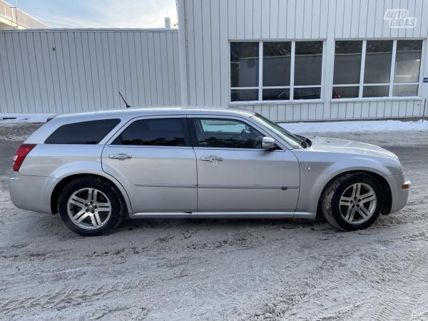 Chrysler 300C 2009 in Varena, with an engine capacity of 3.00 L and mileage of 300 thousand km for 2400 €, photo 4 on AUTOMOTO.COM.LV
