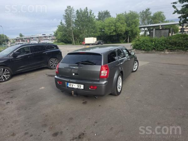 Chrysler 300C 2010 in Riga, with an engine capacity of 3.00 L and mileage of 235 thousand km for 5600 €, photo 3 on AUTOMOTO.COM.LV