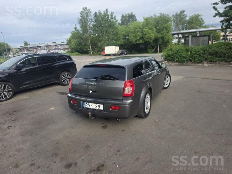 Chrysler 300C 2010 Rīga, ar dzinēja tilpumu 3.00 L un nobraukumu 235 tūkst. km par 5600 €, foto 4 vietnē AUTOMOTO.COM.LV