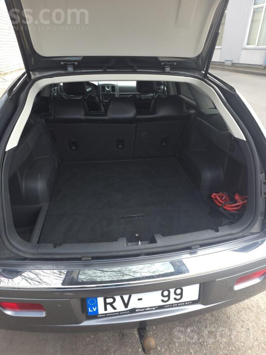 Chrysler 300C 2010 Rīga, ar dzinēja tilpumu 3.00 L un nobraukumu 235 tūkst. km par 5600 €, foto 12 vietnē AUTOMOTO.COM.LV