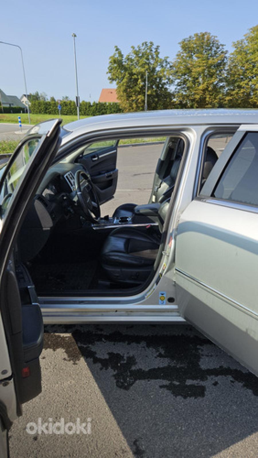Chrysler 300C 2011 in Tallinn, with an engine capacity of 3.00 L and mileage of 281 thousand km for 5199 €, photo 6 on AUTOMOTO.COM.LV
