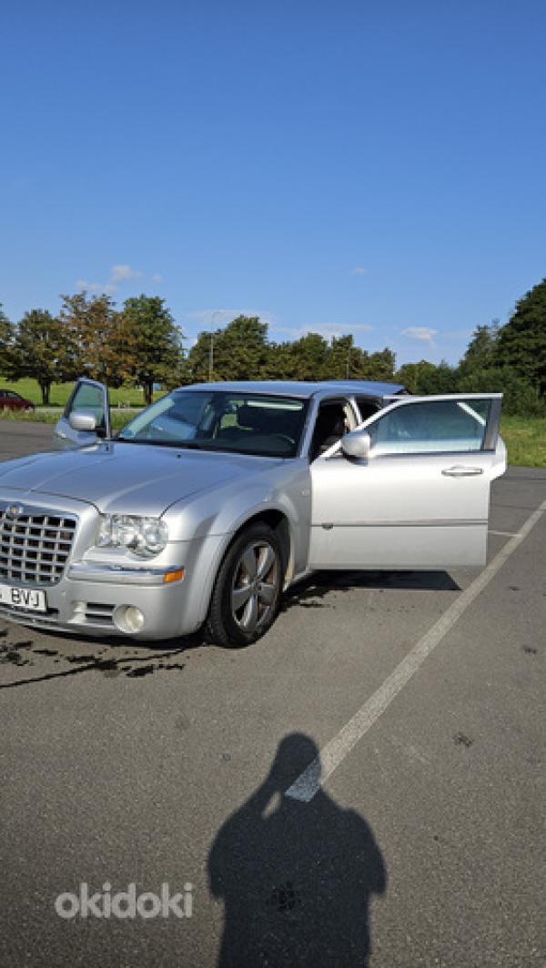 Chrysler 300C 2011 in Tallinn, with an engine capacity of 3.00 L and mileage of 281 thousand km for 5199 €, photo 7 on AUTOMOTO.COM.LV
