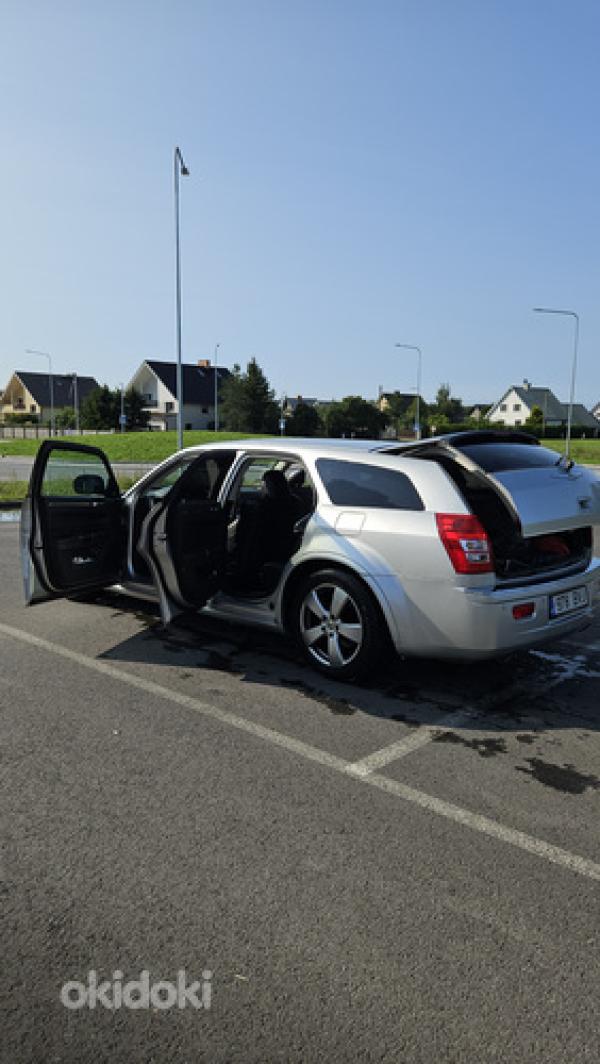 Chrysler 300C 2011 in Tallinn, with an engine capacity of 3.00 L and mileage of 281 thousand km for 5199 €, photo 8 on AUTOMOTO.COM.LV