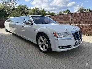 Белый Крайслер 300C 2011 в Вильнюс, объемом двигателя 3.61 л и пробегом 185 тыс. км за 14900 €, фото 6 на AUTOMOTO.COM.LV