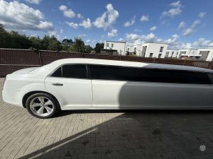 Белый Крайслер 300C 2011 в Вильнюс, объемом двигателя 3.61 л и пробегом 185 тыс. км за 14900 €, фото 12 на AUTOMOTO.COM.LV