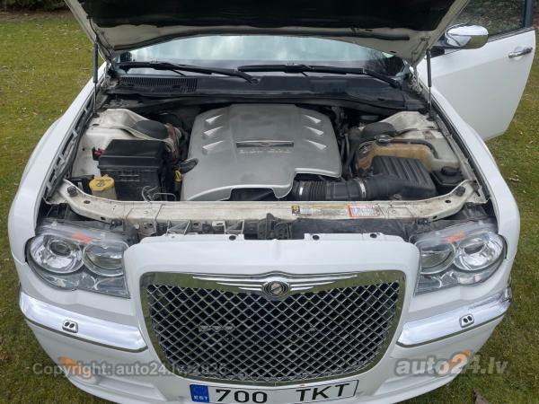 Белый Крайслер 300C 2007 в Таллин, объемом двигателя 3.00 л и пробегом 358 тыс. км за 4000 €, фото 10 на AUTOMOTO.COM.LV