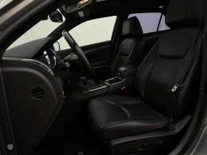 White Chrysler 300C 2012 in Vilnius, with an engine capacity of 2.99 L and mileage of 226 thousand km for 10999 €, photo 11 on AUTOMOTO.COM.LV