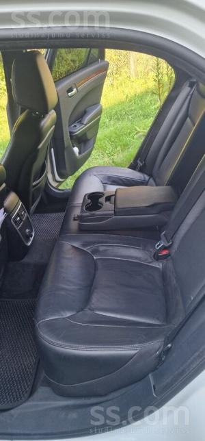 Balts Chrysler 300C 2013 Daugavpils, ar dzinēja tilpumu 3.60 L un nobraukumu 218 tūkst. km par 9100 €, foto 7 vietnē AUTOMOTO.COM.LV