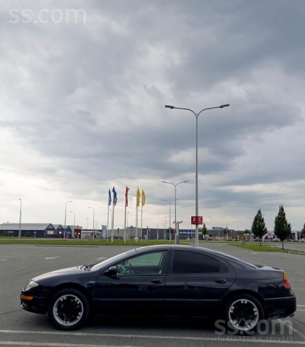 Melns Chrysler 300M 1999 Rīga, ar dzinēja tilpumu 3.50 L un nobraukumu 327 tūkst. km par 700 €, foto 3 vietnē AUTOMOTO.COM.LV