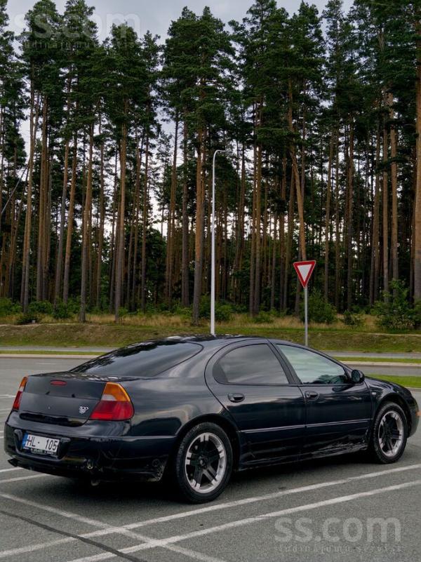Melns Chrysler 300M 1999 Rīga, ar dzinēja tilpumu 3.50 L un nobraukumu 327 tūkst. km par 700 €, foto 5 vietnē AUTOMOTO.COM.LV