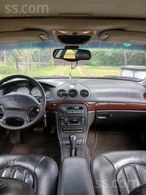 Black Chrysler 300M 2001 in Riga, with an engine capacity of 3.50 L and mileage of 245 thousand km for 1450 €, photo 10 on AUTOMOTO.COM.LV