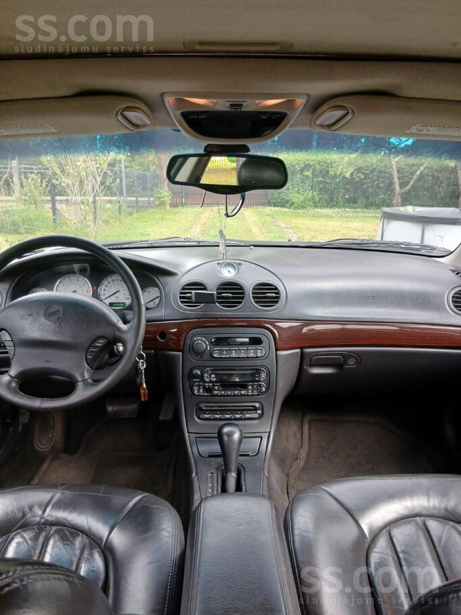 Black Chrysler 300M 2001 in Riga, with an engine capacity of 3.50 L and mileage of 245 thousand km for 1450 €, photo 10 on AUTOMOTO.COM.LV