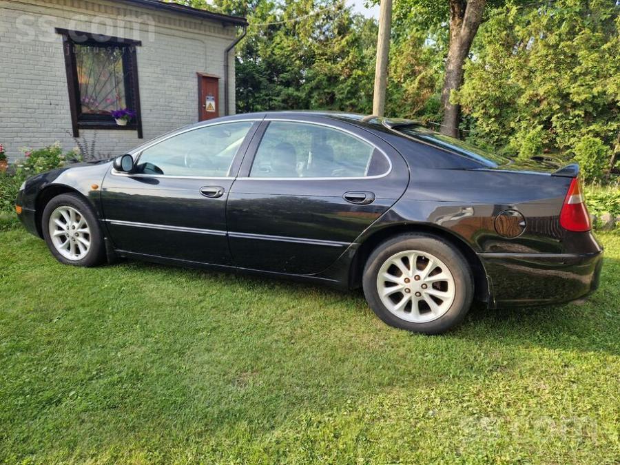 Melns Chrysler 300M 2003 Rīga, ar dzinēja tilpumu 3.50 L un nobraukumu 150 tūkst. km par 450 €, foto 1 vietnē AUTOMOTO.COM.LV