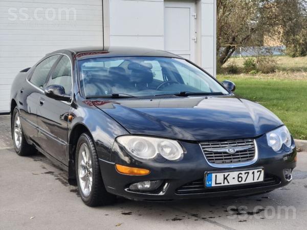 Black Chrysler 300M 2003 in Riga, with an engine capacity of 3.50 L and mileage of 0 thousand km for 2350 €, photo 4 on AUTOMOTO.COM.LV