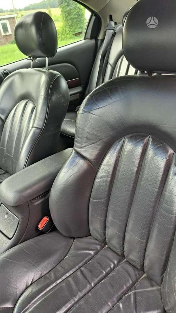 Grey Chrysler 300M 1999 in Siauliai, with an engine capacity of 2.70 L and mileage of 263 thousand km for 700 €, photo 7 on AUTOMOTO.COM.LV