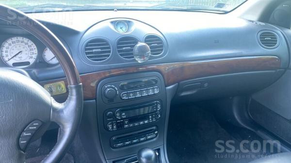 Chrysler 300M 2002 Rīga, ar dzinēja tilpumu 2.70 L un nobraukumu 223 tūkst. km par 750 €, foto 2 vietnē AUTOMOTO.COM.LV