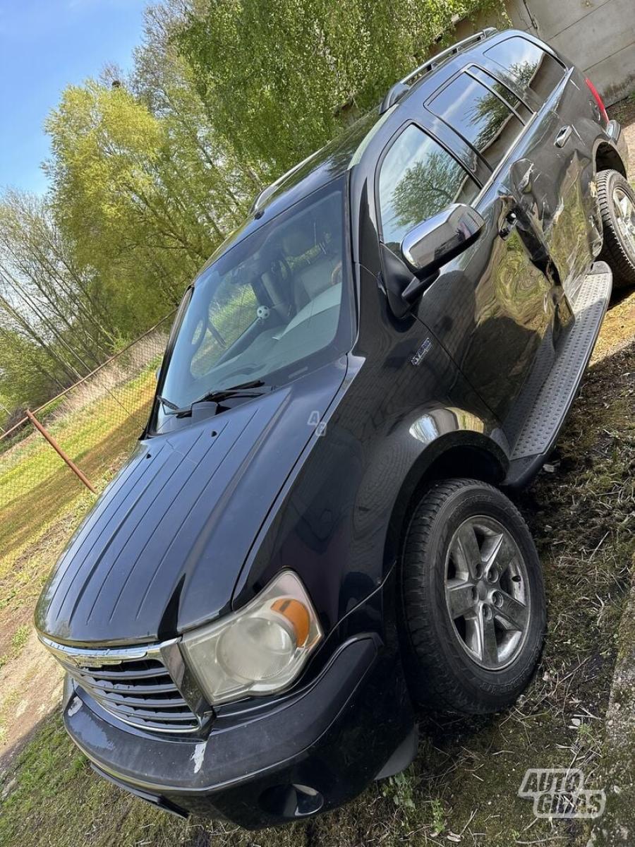 Chrysler Aspen 2009 in Alytus, with an engine capacity of 5.70 L and mileage of 210 thousand km for 3500 €, photo 8 on AUTOMOTO.COM.LV