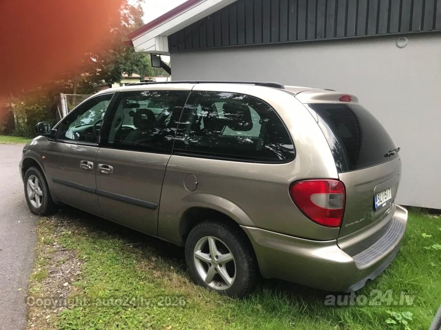 Smilšu krāsa Chrysler Grand Voyager 2005 Tallina, ar dzinēja tilpumu 2.80 L un nobraukumu 0 tūkst. km par 1250 €, foto 3 vietnē AUTOMOTO.COM.LV