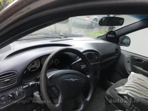 Smilšu krāsa Chrysler Grand Voyager 2005 Tallina, ar dzinēja tilpumu 2.80 L un nobraukumu 0 tūkst. km par 1250 €, foto 5 vietnē AUTOMOTO.COM.LV