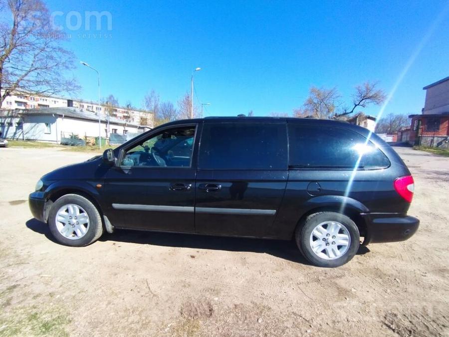 Melns Chrysler Grand Voyager 2006 Rīga, ar dzinēja tilpumu 3.30 L un nobraukumu 315 tūkst. km par 2500 €, foto 1 vietnē AUTOMOTO.COM.LV