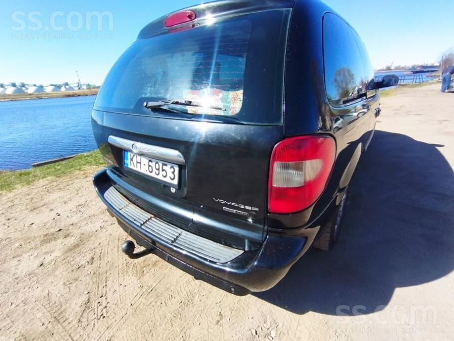 Melns Chrysler Grand Voyager 2006 Rīga, ar dzinēja tilpumu 3.30 L un nobraukumu 315 tūkst. km par 2500 €, foto 4 vietnē AUTOMOTO.COM.LV