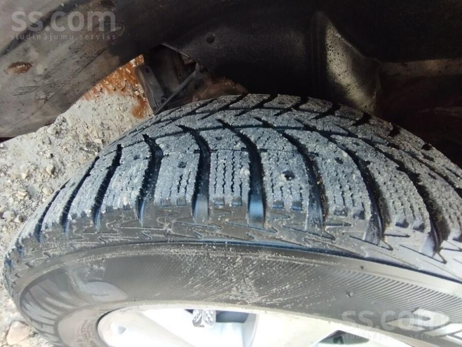 Melns Chrysler Grand Voyager 2006 Rīga, ar dzinēja tilpumu 3.30 L un nobraukumu 315 tūkst. km par 2500 €, foto 6 vietnē AUTOMOTO.COM.LV