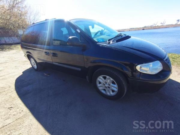 Melns Chrysler Grand Voyager 2006 Rīga, ar dzinēja tilpumu 3.30 L un nobraukumu 315 tūkst. km par 2500 €, foto 6 vietnē AUTOMOTO.COM.LV