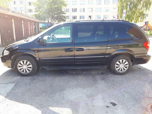 Melns Chrysler Grand Voyager 2006 Tallina, ar dzinēja tilpumu 2.80 L un nobraukumu 265 tūkst. km par 3000 €, foto 1 vietnē AUTOMOTO.COM.LV