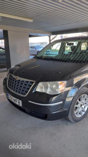Melns Chrysler Grand Voyager 2008 Tartu, ar dzinēja tilpumu 2.80 L un nobraukumu 335 tūkst. km par 4300 €, foto 4 vietnē AUTOMOTO.COM.LV
