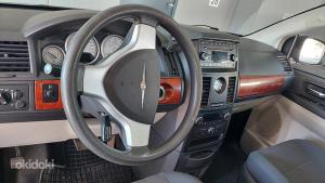 Melns Chrysler Grand Voyager 2008 Tartu, ar dzinēja tilpumu 2.80 L un nobraukumu 335 tūkst. km par 4300 €, foto 7 vietnē AUTOMOTO.COM.LV