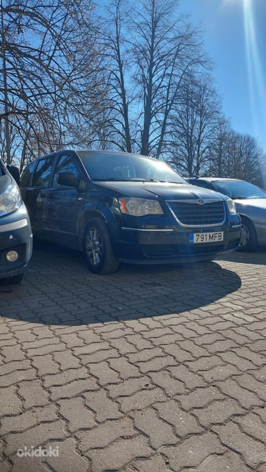 Melns Chrysler Grand Voyager 2008 Tartu, ar dzinēja tilpumu 2.80 L un nobraukumu 335 tūkst. km par 4300 €, foto 13 vietnē AUTOMOTO.COM.LV