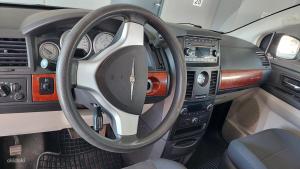 Melns Chrysler Grand Voyager 2008 Tartu, ar dzinēja tilpumu 2.80 L un nobraukumu 335 tūkst. km par 4300 €, foto 18 vietnē AUTOMOTO.COM.LV